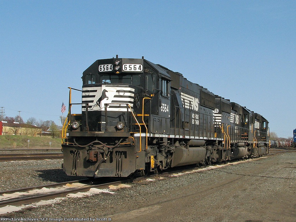 NS 6564 sitting in yard